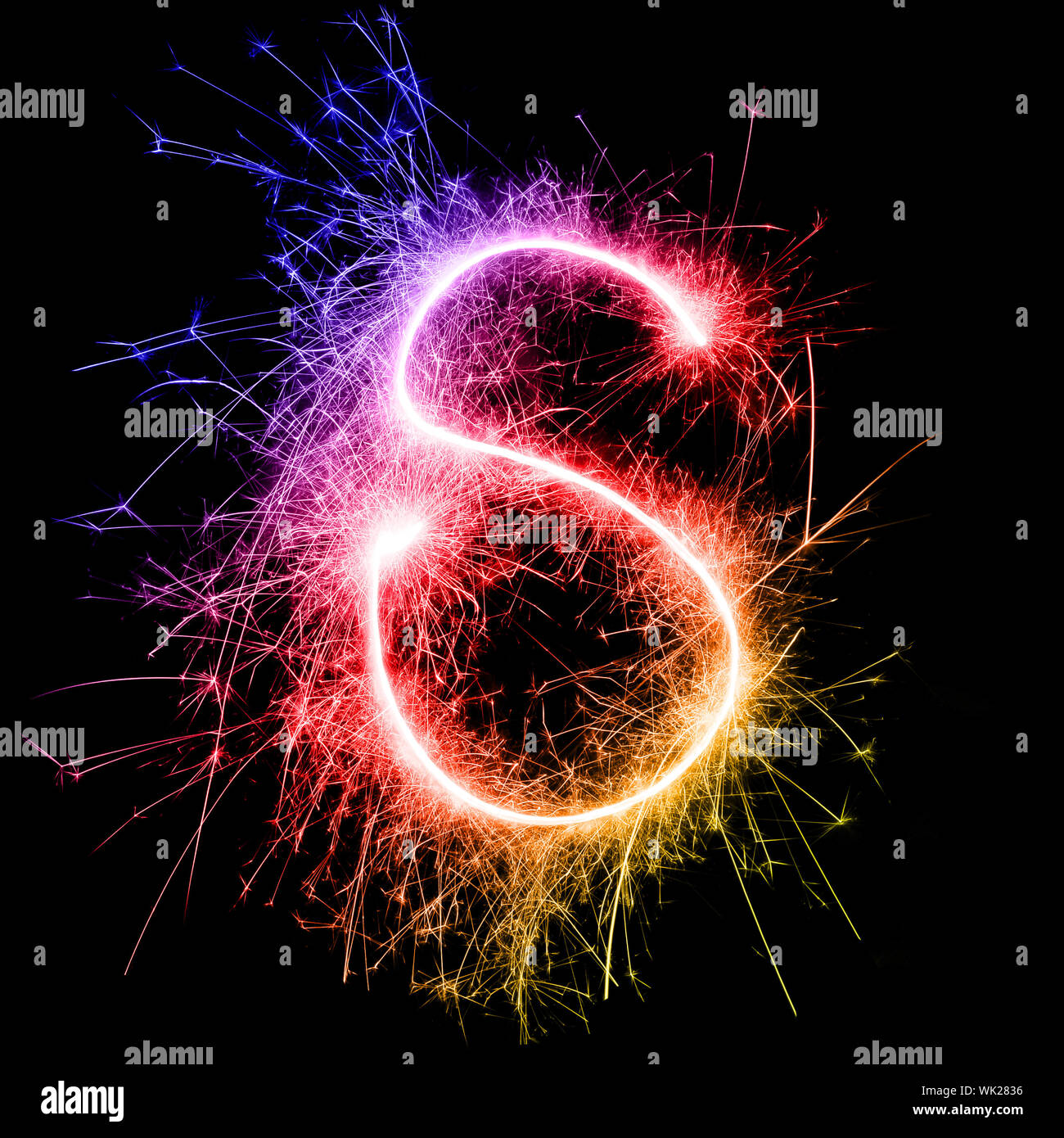 Lettera colorata immagini e fotografie stock ad alta risoluzione - Alamy