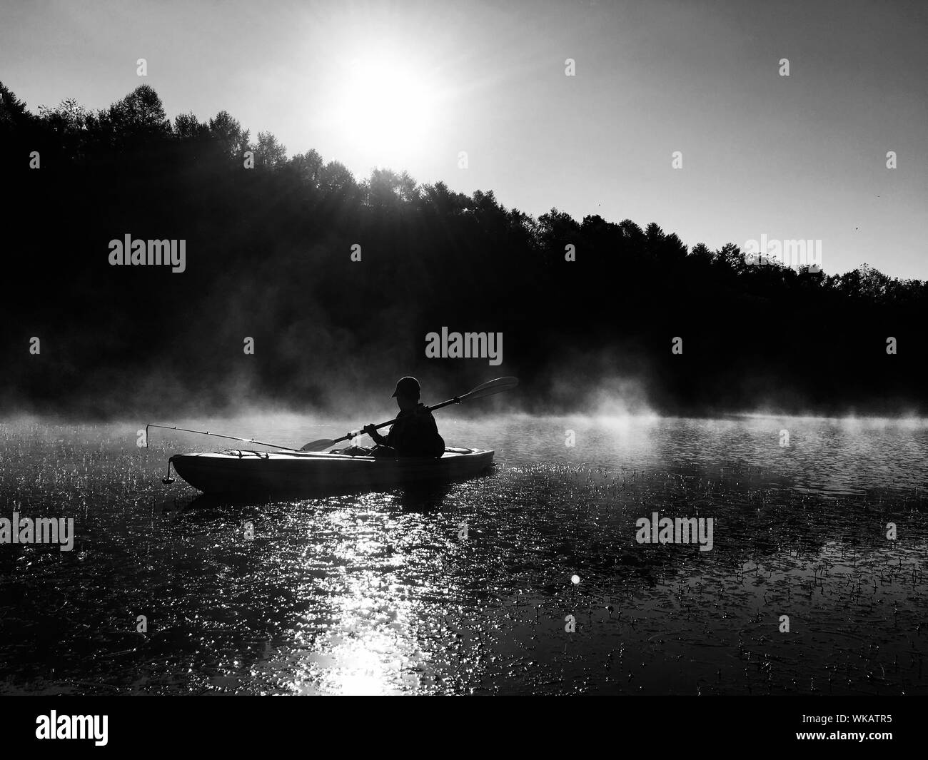 Barca da pesca sagoma bianco e nero immagini e fotografie stock ad alta ...