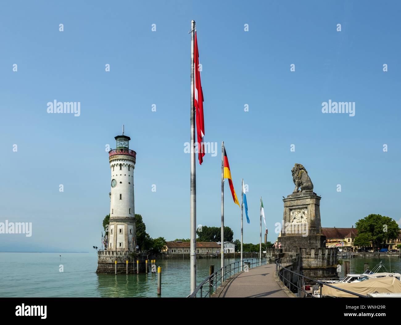 Ingresso di lindau sul lago di costanza con il faro della scultura del ...