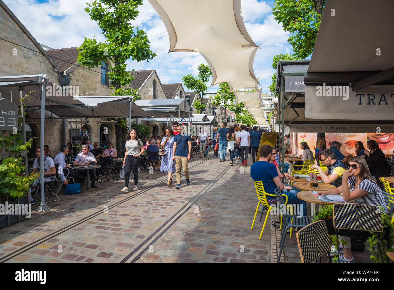 Bercy village immagini e fotografie stock ad alta risoluzione - Alamy