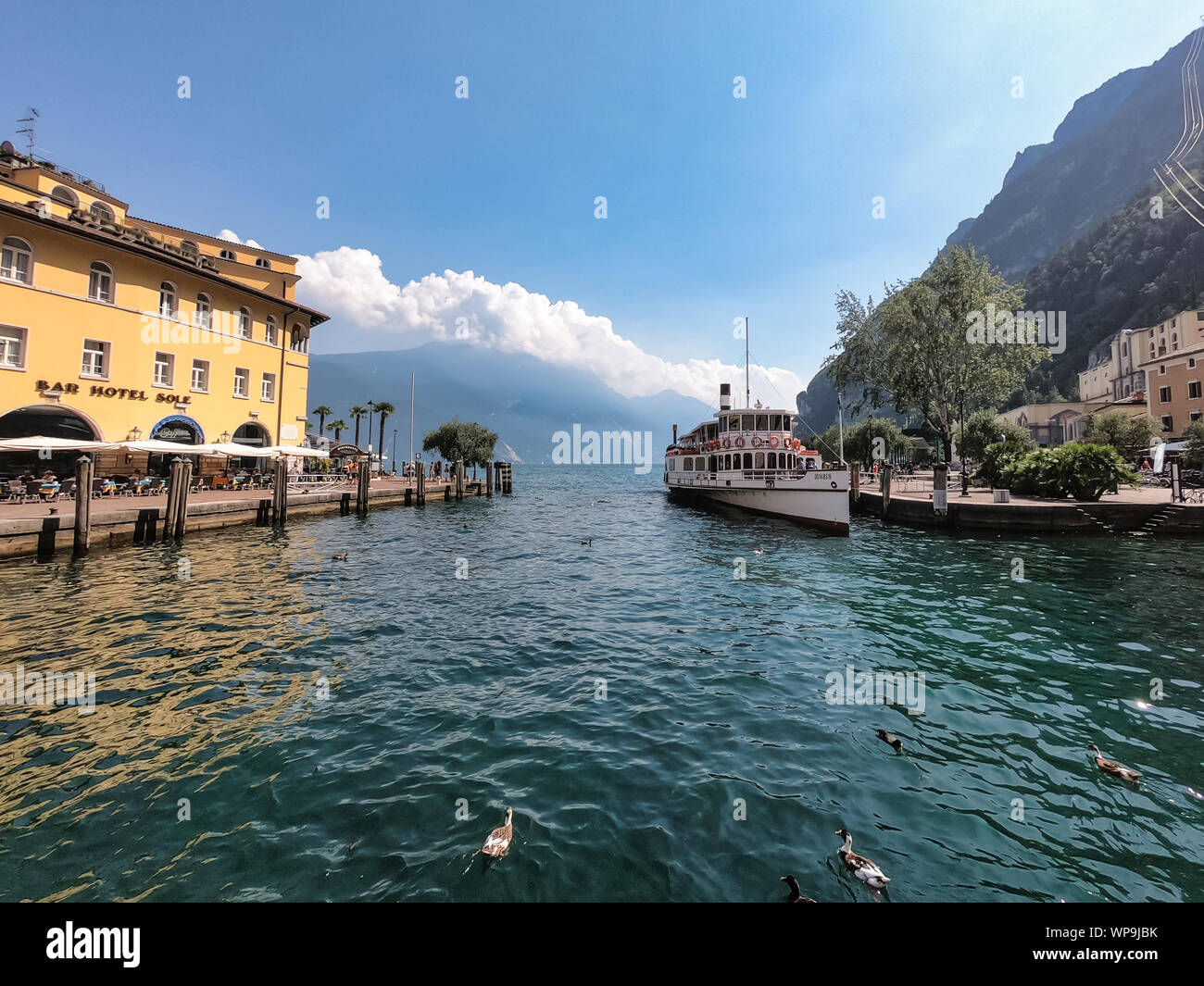 Traghetti per lago di garda immagini e fotografie stock ad alta ...
