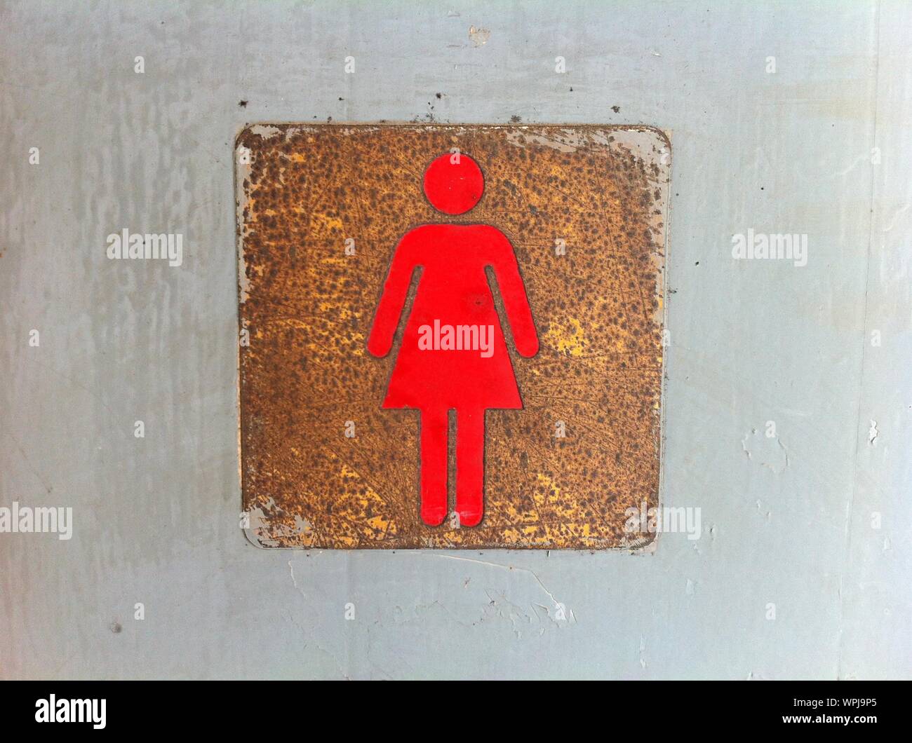 Toilet door sign immagini e fotografie stock ad alta risoluzione - Alamy