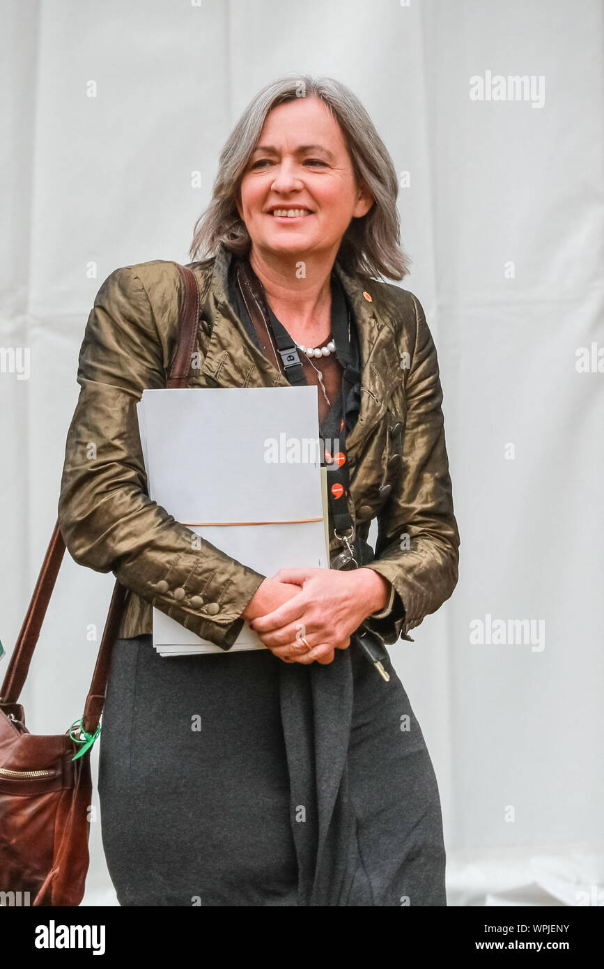 Liz saville roberts mp immagini e fotografie stock ad alta risoluzione ...