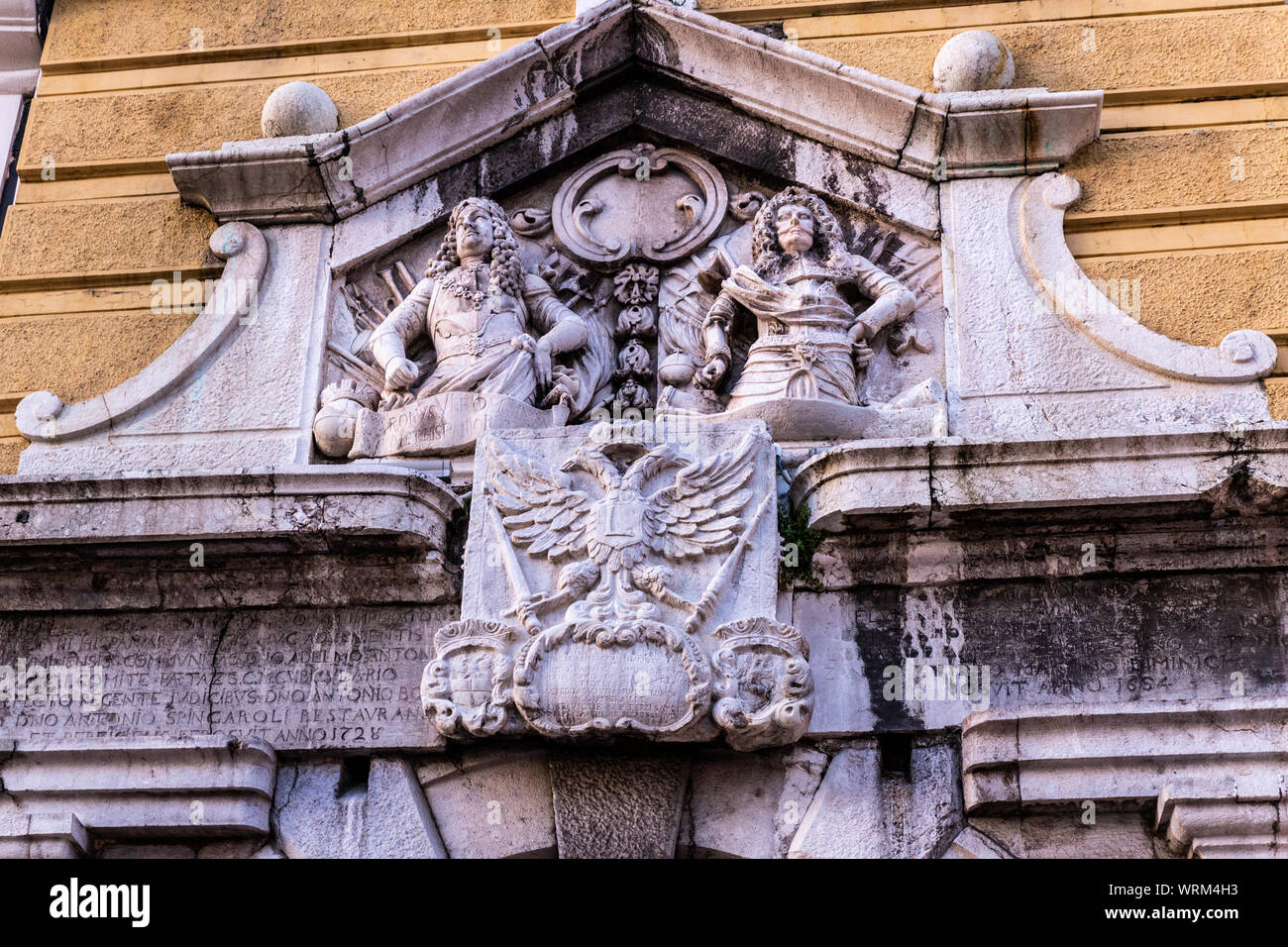 High relief sculpture immagini e fotografie stock ad alta risoluzione ...