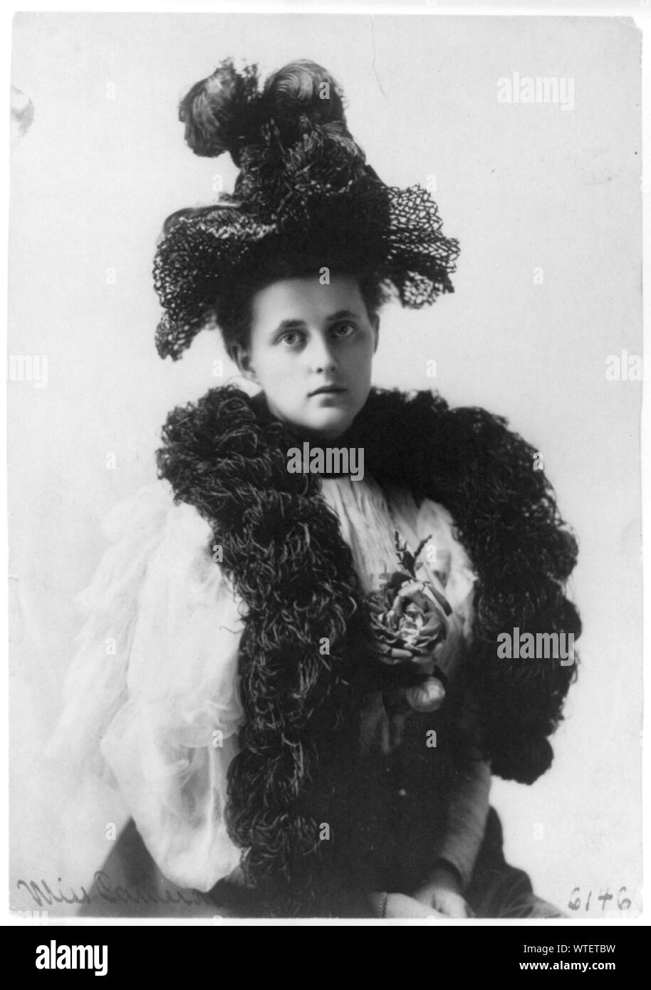 Miss cameron immagini e fotografie stock ad alta risoluzione - Alamy