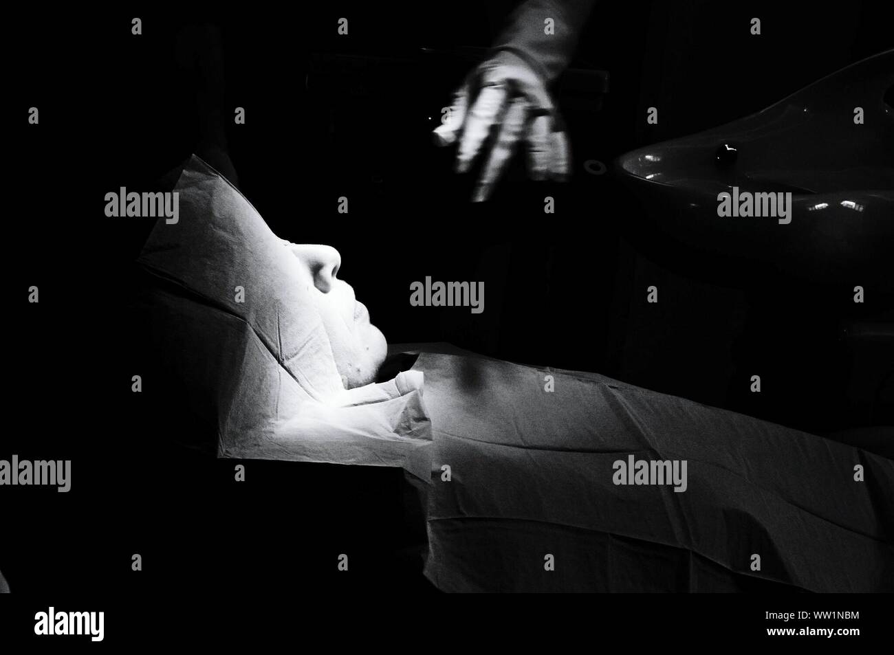 Persona morta immagini e fotografie stock ad alta risoluzione - Alamy
