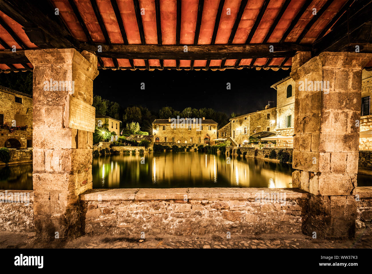 Antiche terme di bagno vignoni immagini e fotografie stock ad alta ...