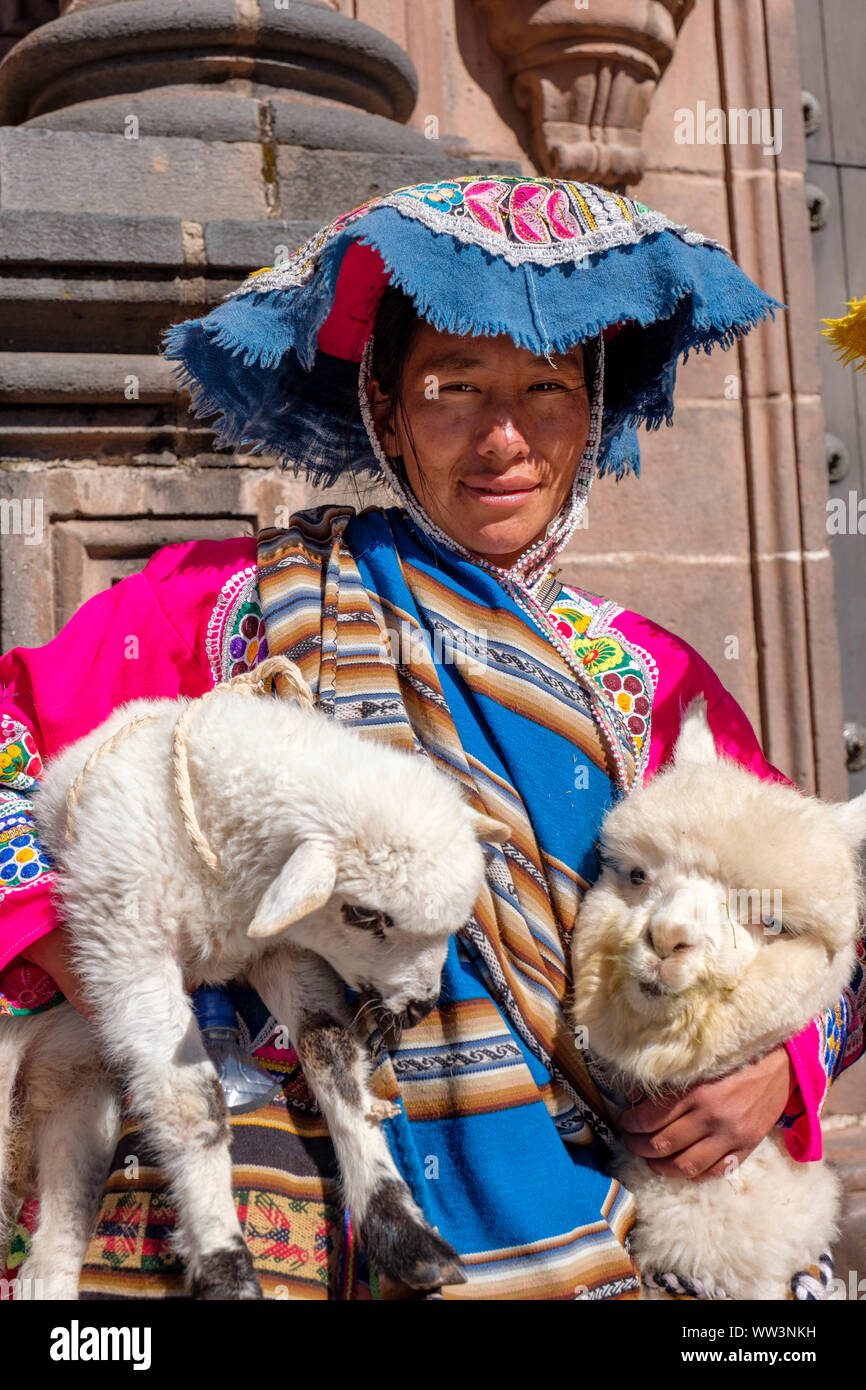 Indigeni peru immagini e fotografie stock ad alta risoluzione - Alamy