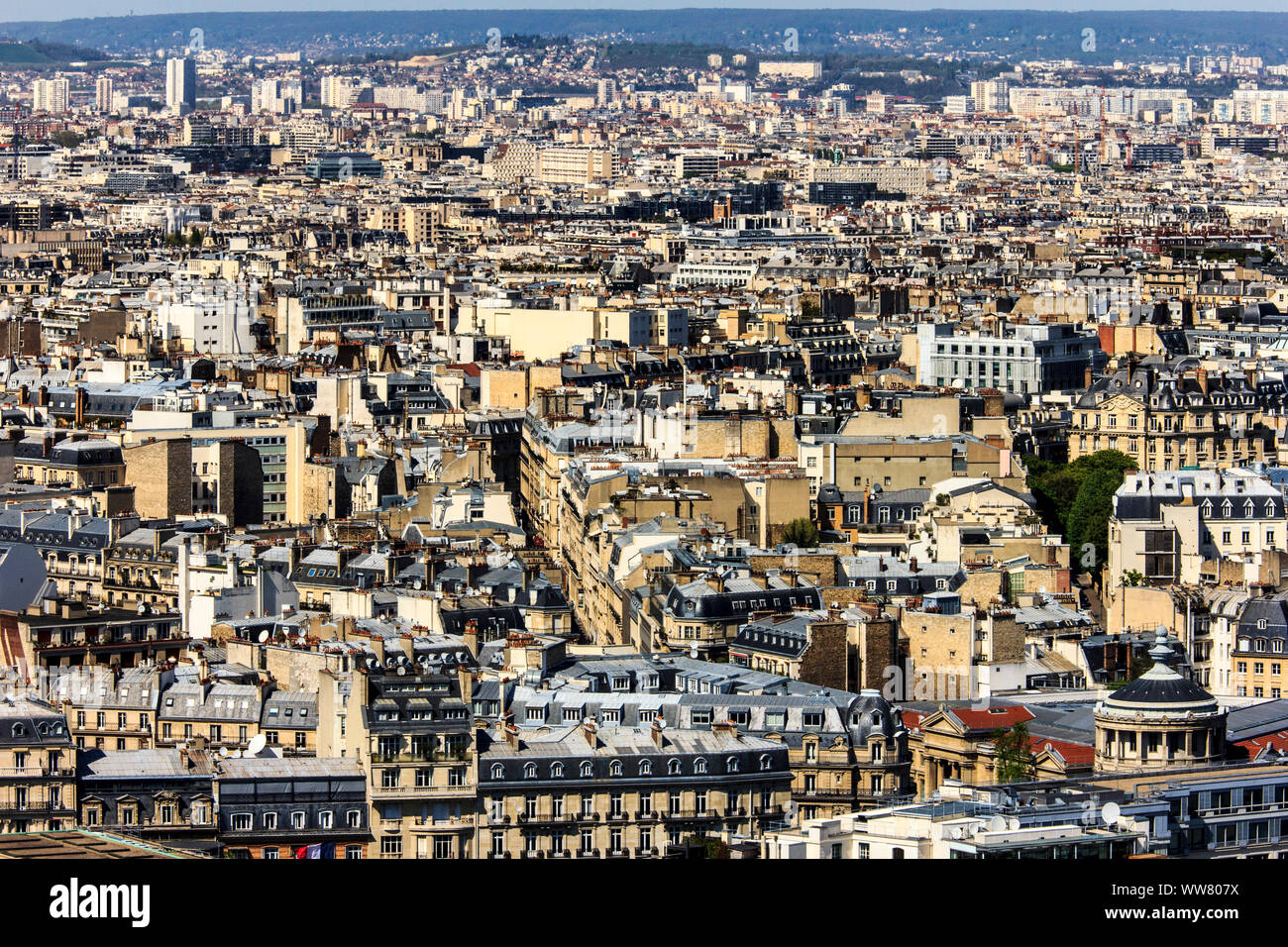 Dalla torre eiffel immagini e fotografie stock ad alta risoluzione - Alamy
