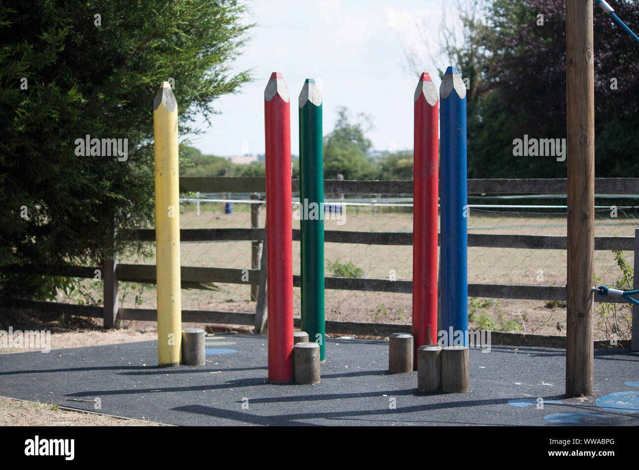 Giant pencils immagini e fotografie stock ad alta risoluzione - Alamy
