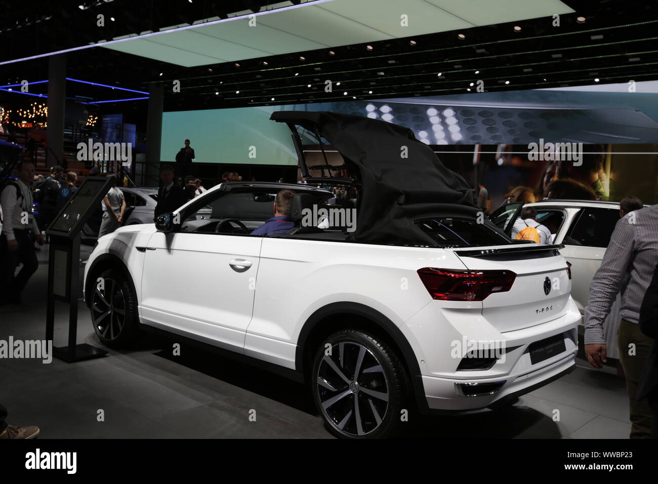 Vw t roc r line immagini e fotografie stock ad alta risoluzione - Alamy