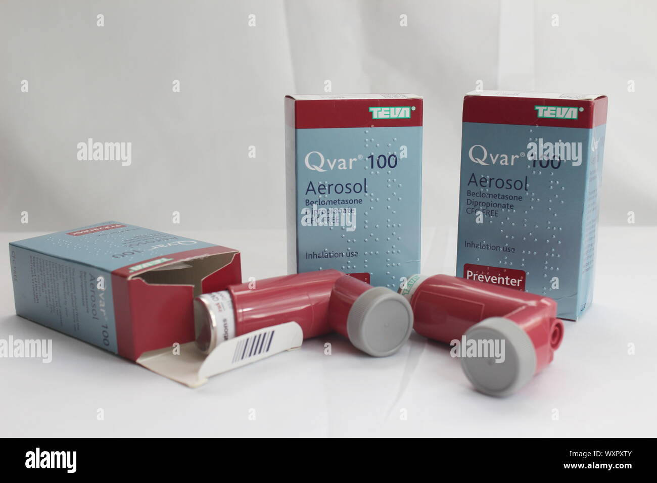 Puff inhaler inhalers immagini e fotografie stock ad alta risoluzione ...