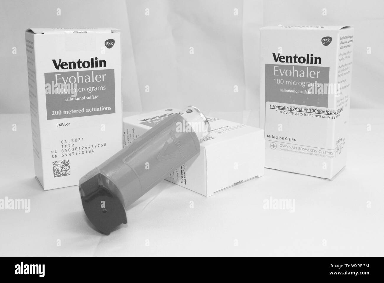 Puff inhaler inhalers Foto e Immagini Stock in Bianco e Nero - Alamy